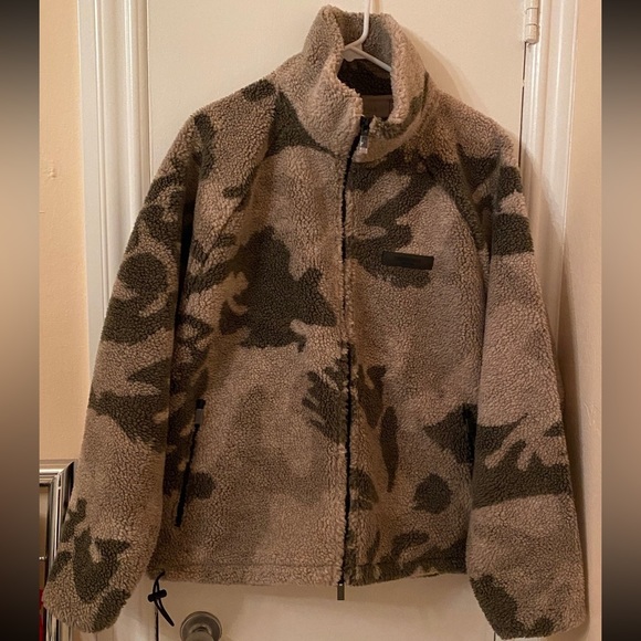 Essentials | Jackets & Coats | Essentials Beigegreen Sherpa Jacket Xs ...